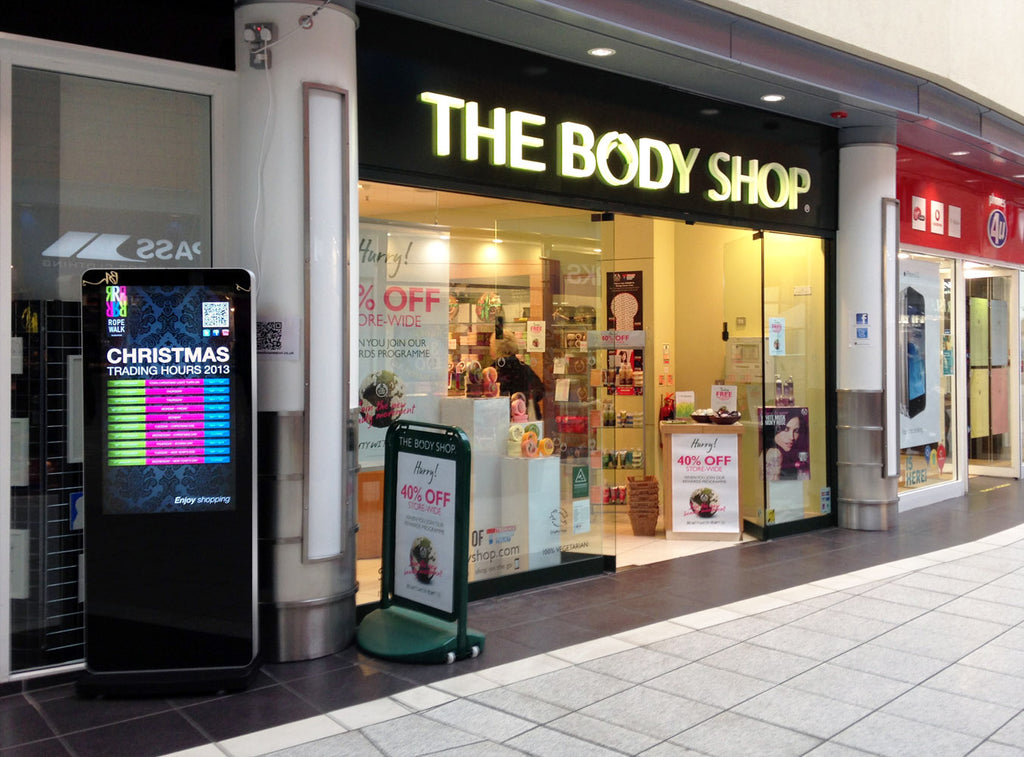 OOH Advertising Screens Gain Traction | Mid West Displays